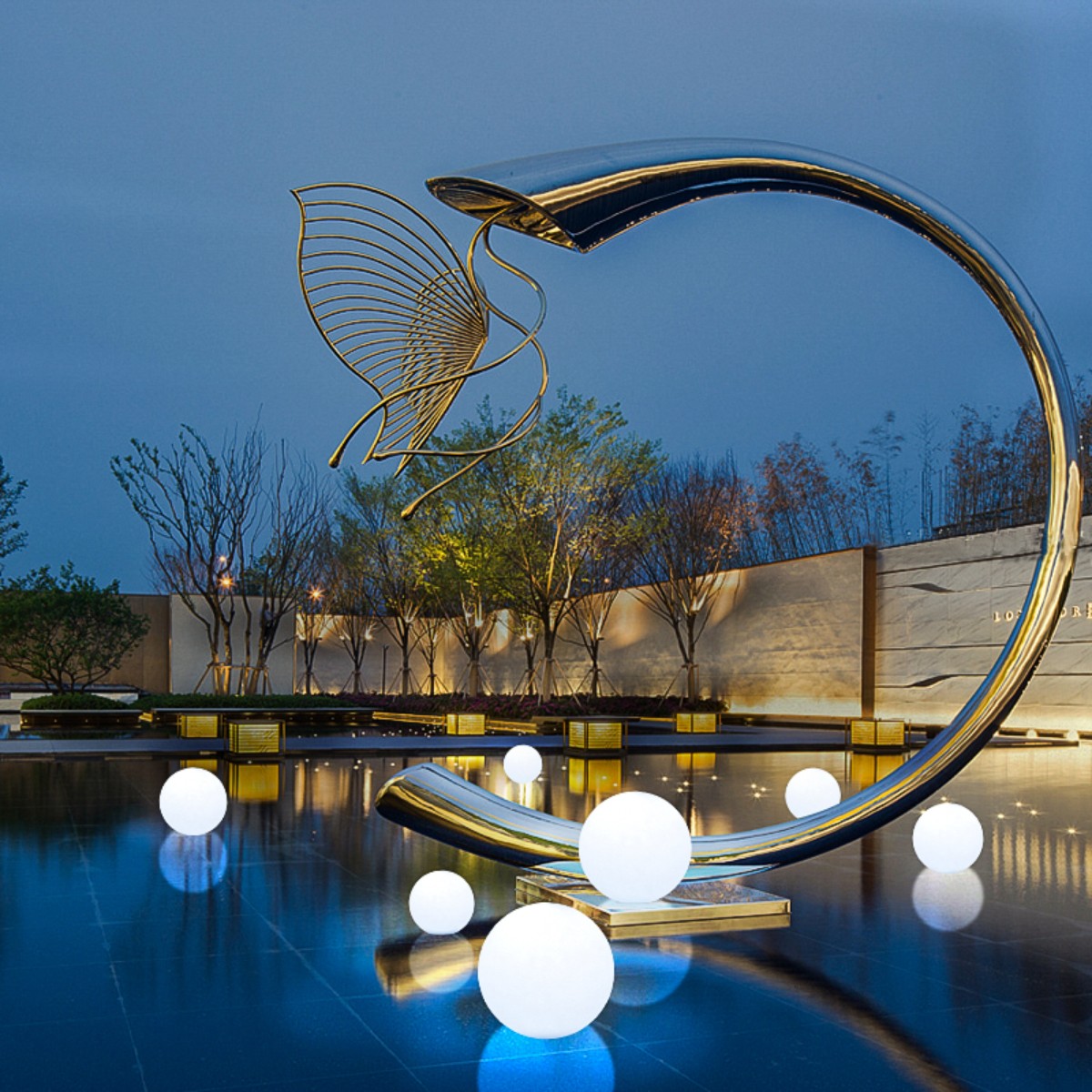 Holidynamics - Dynamic Illumination RGB LED Orb Color Changing 24"