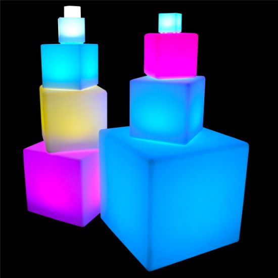 Holidynamics - Dynamic Illumination RGB LED Cube color changing 20"